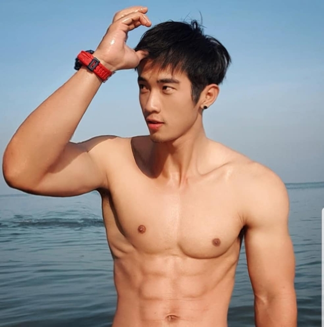 เปิดวาร์ป Jay Wang Zhou หนุ่มหล่อ ขาวใส ใจละลาย ซิกแพคแน่น เป้าตุง!!