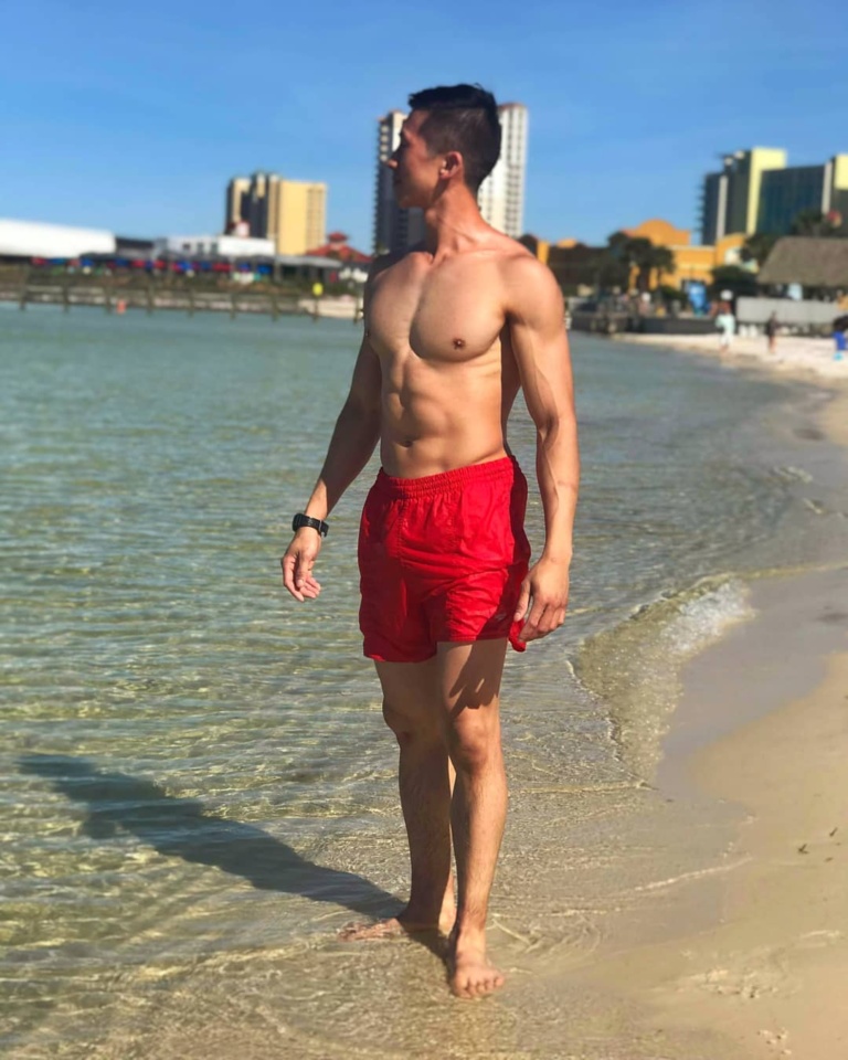 เปิดวาร์ป Tyler Wu หนุ่มหล่อเป้าใหญ่ แดนมังกร รุกรับเริส Onlyfans เดือด!!