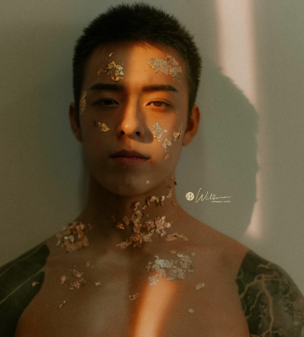 Titus Low นายแบบหนุ่มหล่อรูปงาม มาพร้อมรอยสักสุดเท่ ดีกรีแซ่บจนต้องเสีย ...