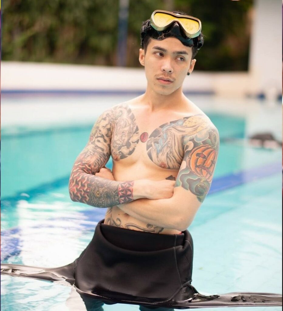 แซ่บจนกีสั่น!! ไนท์ อธิพงษ์ นายแบบ หนุ่มหล่อ รอยสักเท่ อวดหุ่นเสียว ชวนฟินมาก