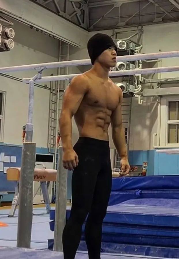 Choi Jun Ho เน็ตไอดอลหนุ่มจากแดนโสมขาว หนุ่มหล่อหุ่นแซ่บ