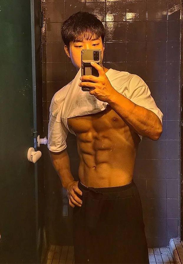 Choi Jun Ho เน็ตไอดอลหนุ่มจากแดนโสมขาว หนุ่มหล่อหุ่นแซ่บ