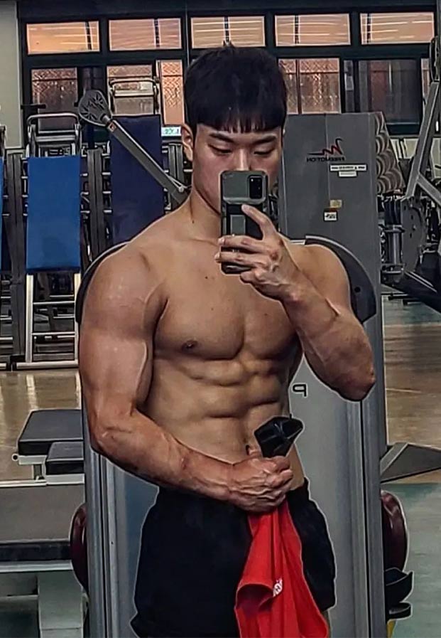 Choi Jun Ho เน็ตไอดอลหนุ่มจากแดนโสมขาว หนุ่มหล่อหุ่นแซ่บ