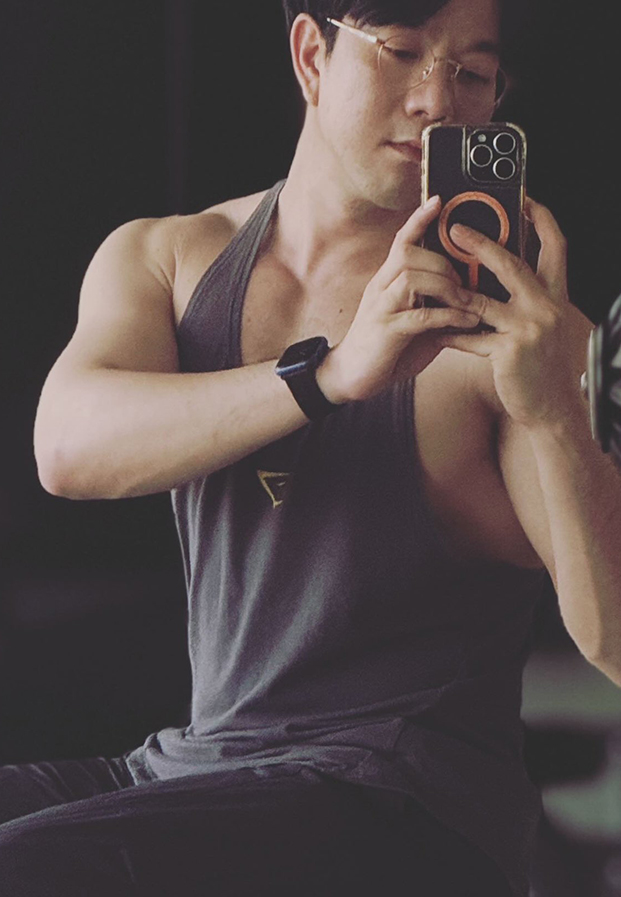 Arm Hawaii เปิดวาร์ปหนุ่มหล่อ ดีกรีนายแบบ หล่อแซ่บดีต่อใจ!!