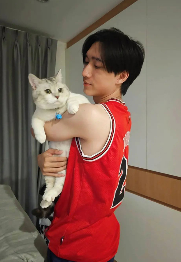 Noh Thongpaseuth เปิดวาร์ปนายแบบ กล้ามโต หล่อแซ่บสะกดสายตา!!