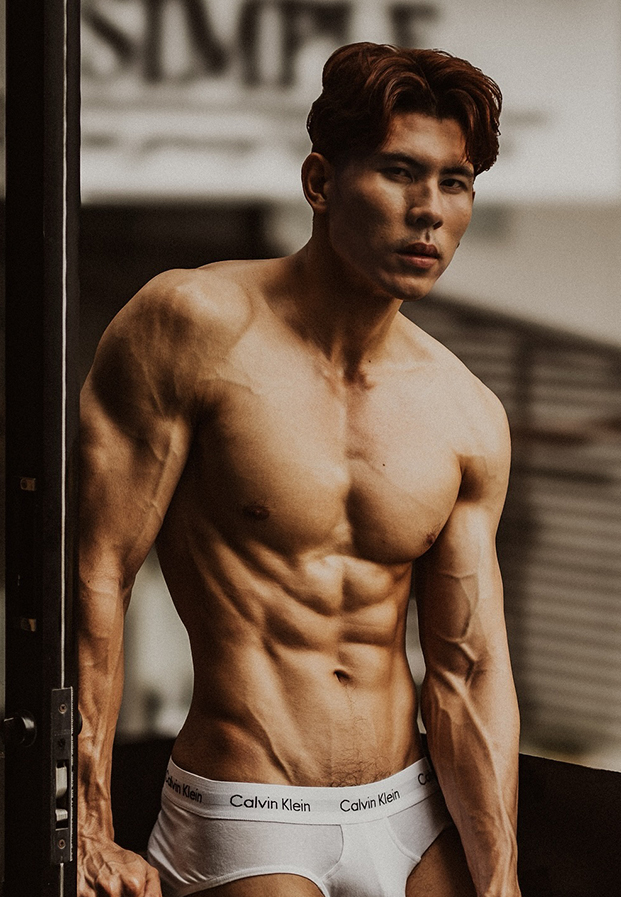 Tim Sunthoncharayakun เปิดวาร์ปนายแบบ กล้ามแน่น เป้าตุงโดนใจ!! - ตามติดผู้