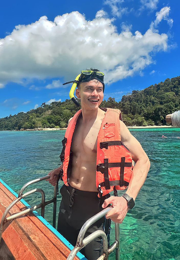 Sarawut Chakhu เปิดวาร์ปหนุ่มหล่อนักกล้าม เซ็กซี่ดูยั่ว ฮอตร้อนระอุ!!