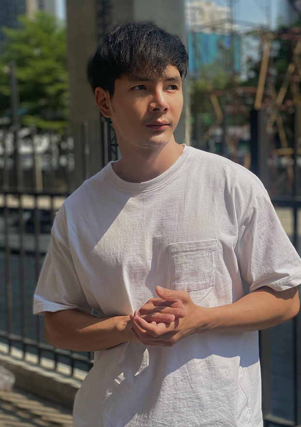 Bom Kridsada เปิดวาร์ปนายแบบหนุ่ม นักกล้าม เร้าใจ หุ่นแซ่บขั้นสุด!!