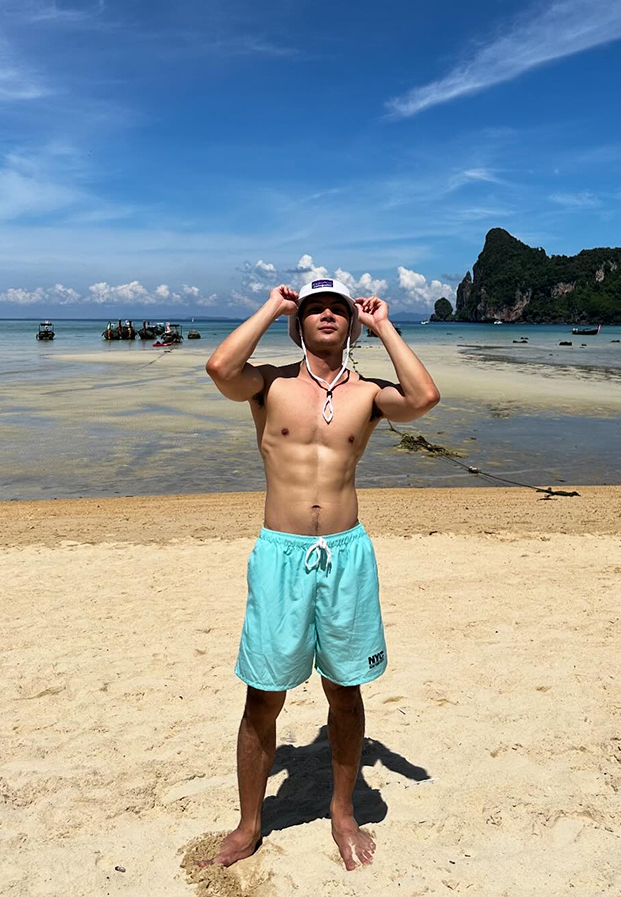 Bom Kridsada เปิดวาร์ปนายแบบหนุ่ม นักกล้าม เร้าใจ หุ่นแซ่บขั้นสุด!!