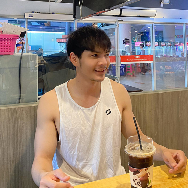 Bom Kridsada เปิดวาร์ปนายแบบหนุ่ม นักกล้าม เร้าใจ หุ่นแซ่บขั้นสุด!!