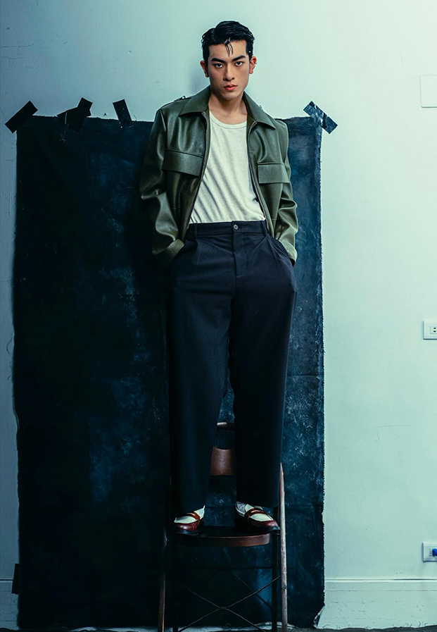 DK Huang เปิดวาร์ปหนุ่มหน้าใส ขวัญใจสาวๆ หล่อแซ่บจนต้องมนต์!!