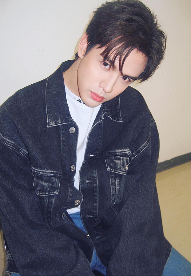 Thanapat Kawila เปิดวาร์ปดาราหนุ่มหล่อ อวดหุ่นล่ำ ซิกแพคฉ่ำเป็นลูก!!